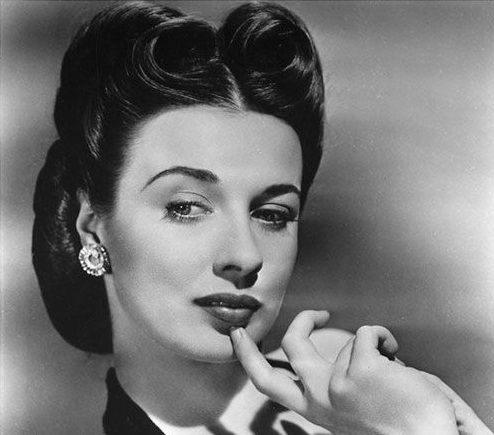 Victory rolls, pin-up curls... un petit tour d'horizon des coiffures ...