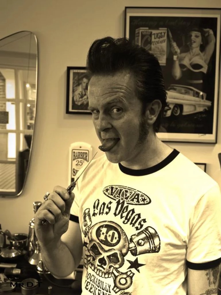 Plongez cette fois-ci avec nous dans l'univers musical kustom de Vince Ray